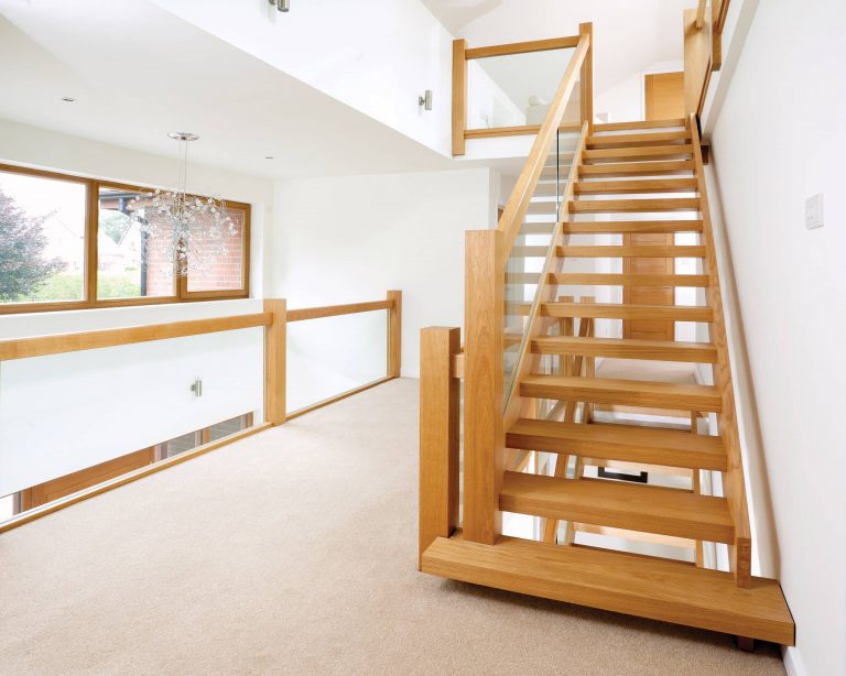 robertsironworks.com