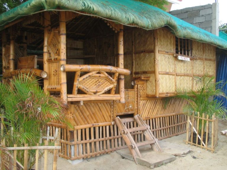 Seluruh bagian rumah mungil ini menggunakan bahan bambu, bentuknya juga ...