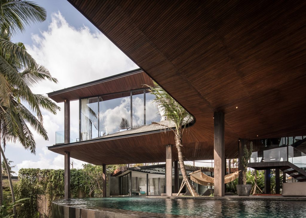 Kalau rumah panggung satu ini bisa dikatakan cocok sekali digunakan ...